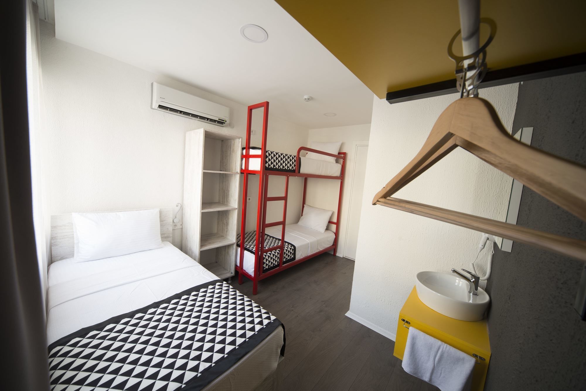 PIANO HOTEL ESMIRNA | RESERVA HOTEL EN ESMIRNA